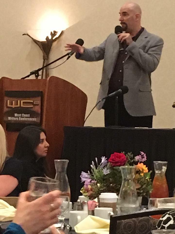 ABOUT – Mark Leslie